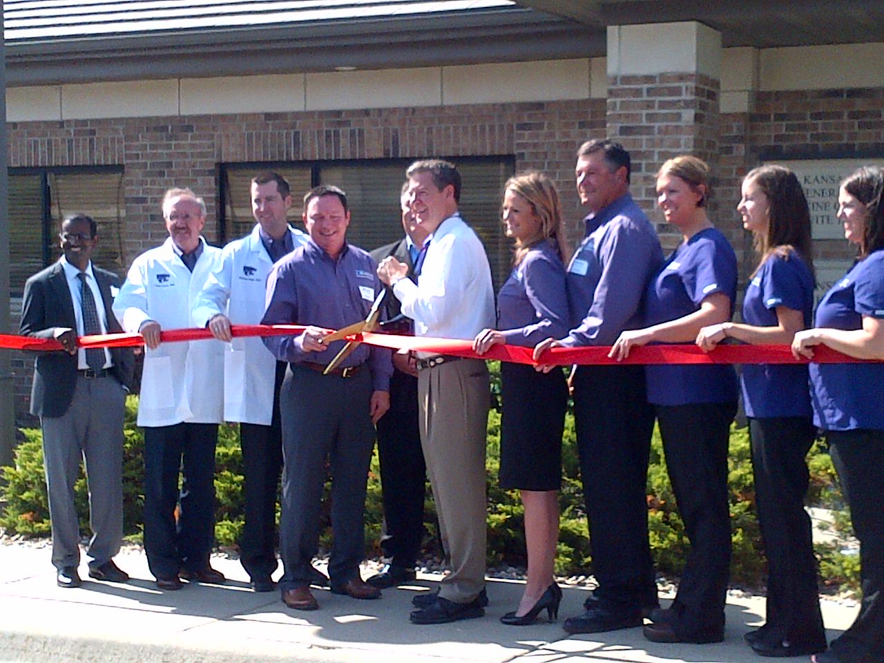 krmc ribbon cut 1 - News Radio KMAN