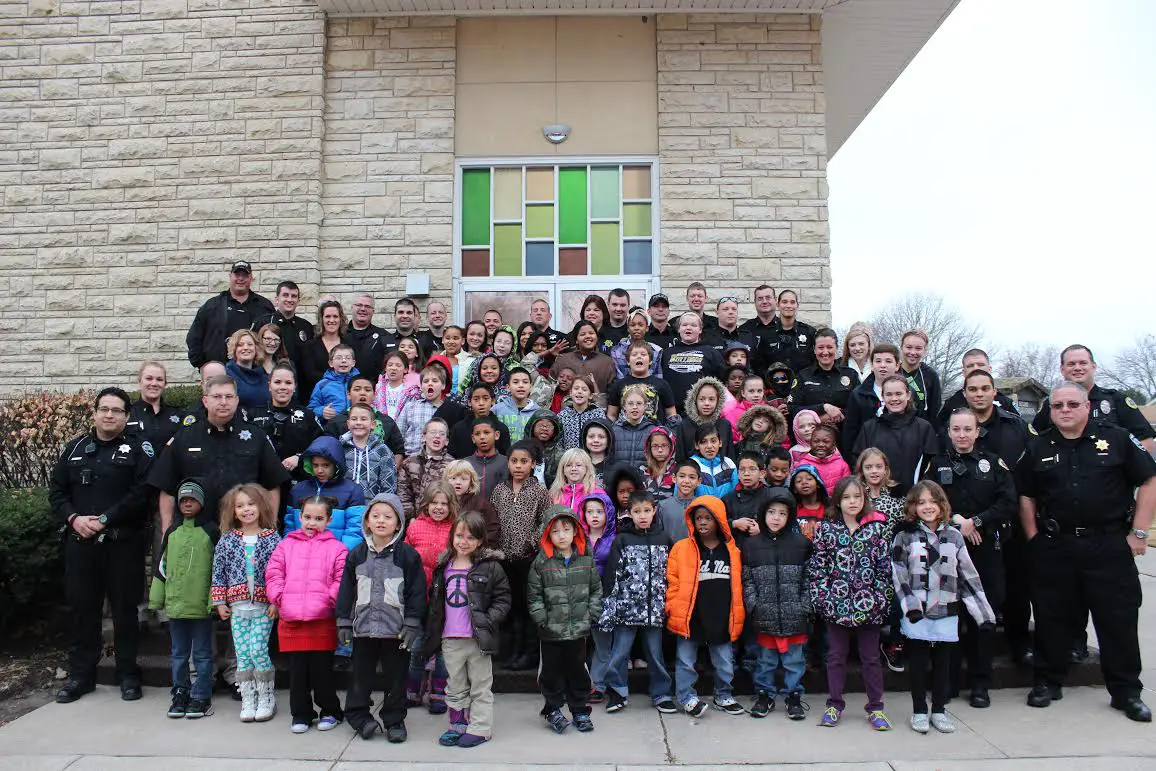 Shop-With-a-Cop Event in Junction City - News Radio KMAN