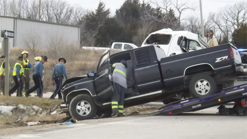 Two injured in Riley County accident identified - News Radio KMAN