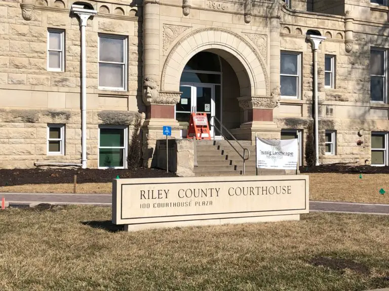 Body camera footage, 911 calls played in Manhattan attempted murder ...