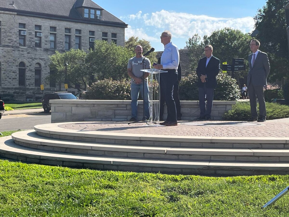 K-State hosts community gathering to show support for President Linton ...