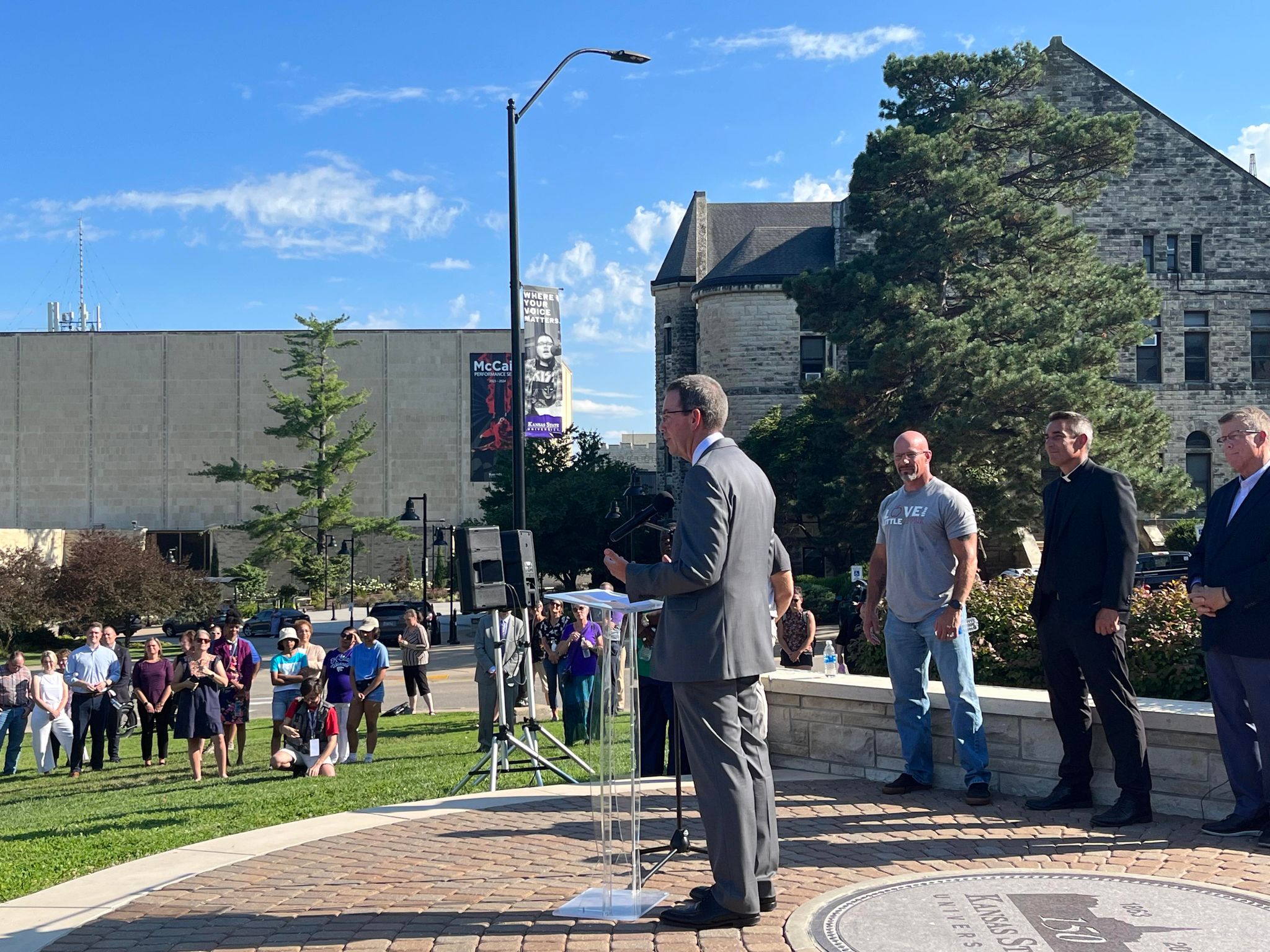 K-State hosts community gathering to show support for President Linton ...