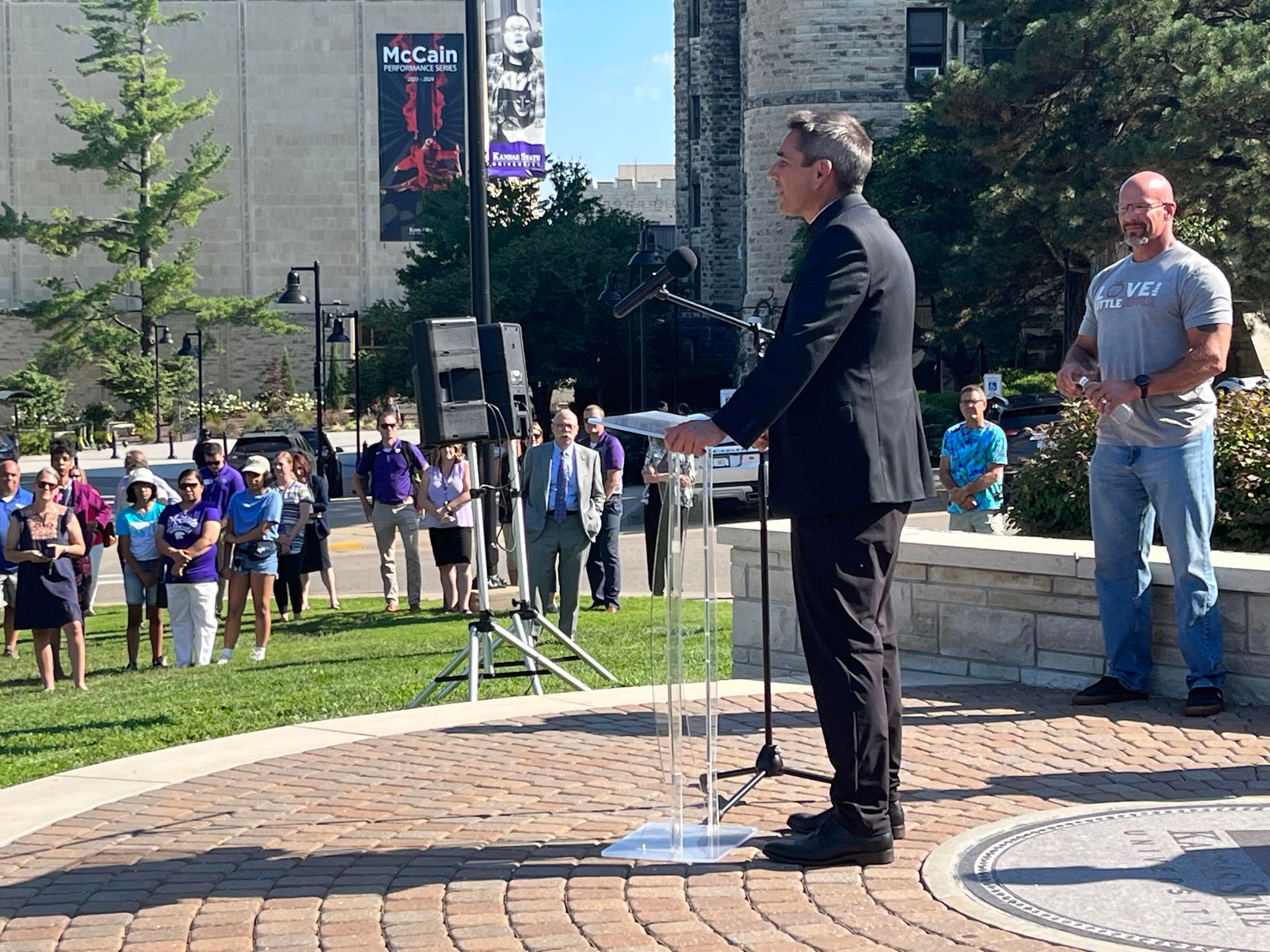 K-State hosts community gathering to show support for President Linton ...