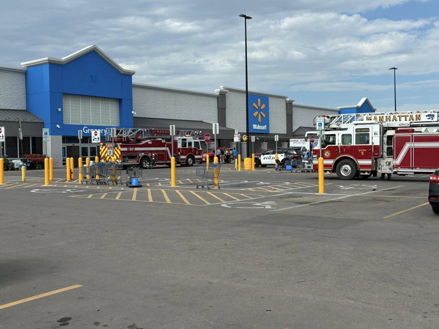 Walmart reopens after fire in store - News Radio KMAN