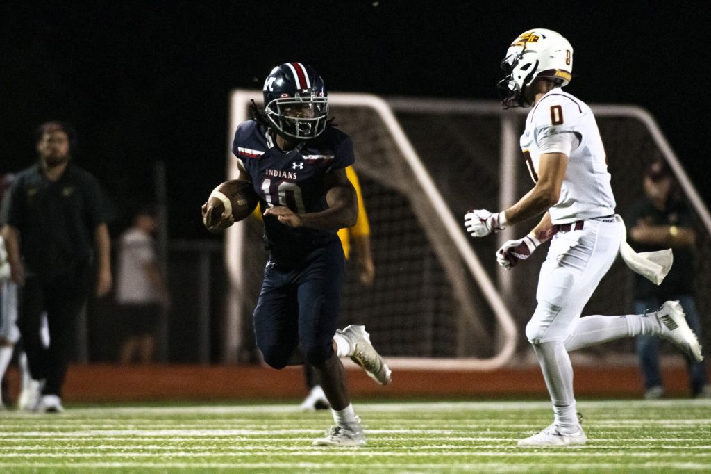 Manhattan High football wins 10-8 slugfest over Hays – 101.5 K-Rock ...
