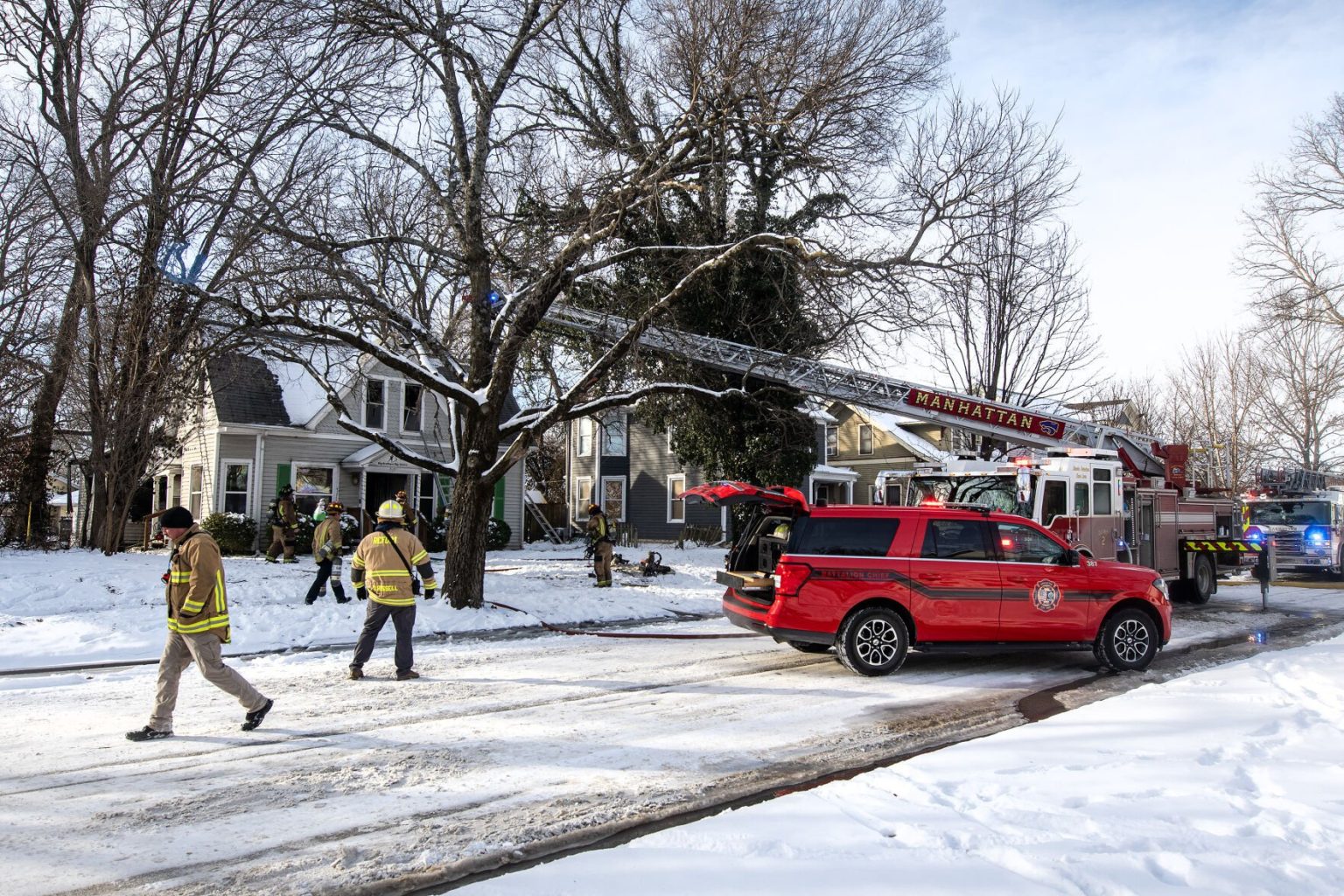 Fire blazes at Big Brothers Big Sisters house - News Radio KMAN